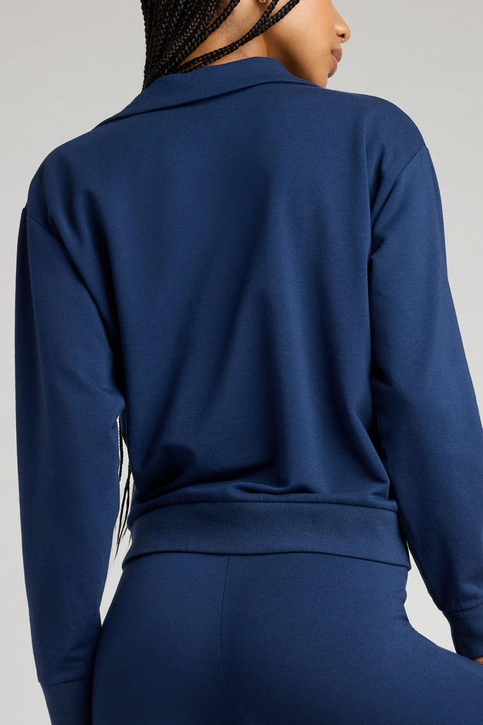 Club Pullover in Navy – Negative