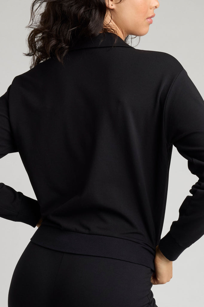 Club Pullover in Black – Negative